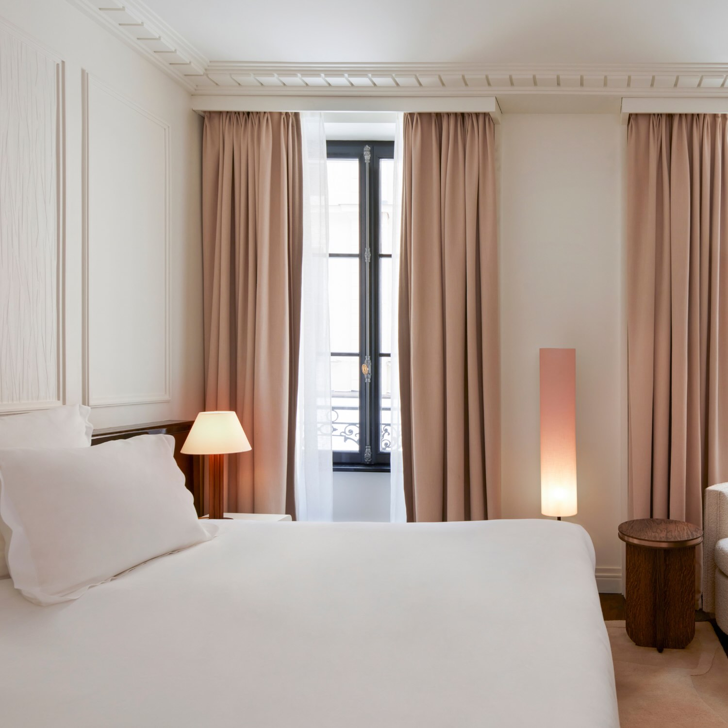 Luxury Rooms & Suites with Geneva Sound | Maison Delano Paris