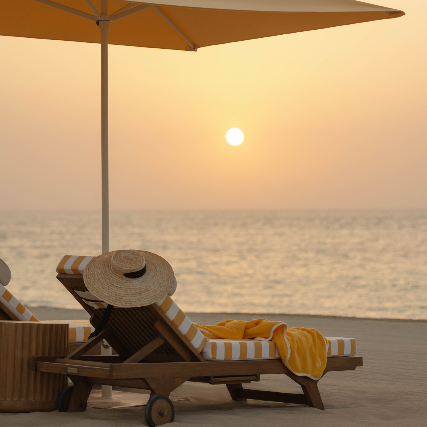 Luxury Beach & Roman-Style Pool | Delano Dubai Bluewaters